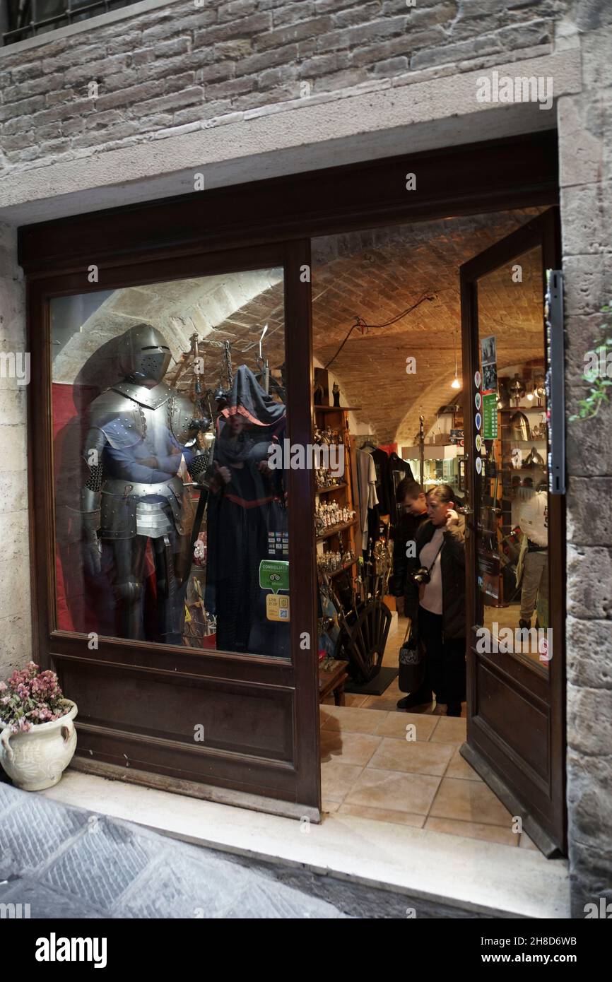 Old Town, Piazza Ignazio Danti square, Artisan Products Store, Perugia ...