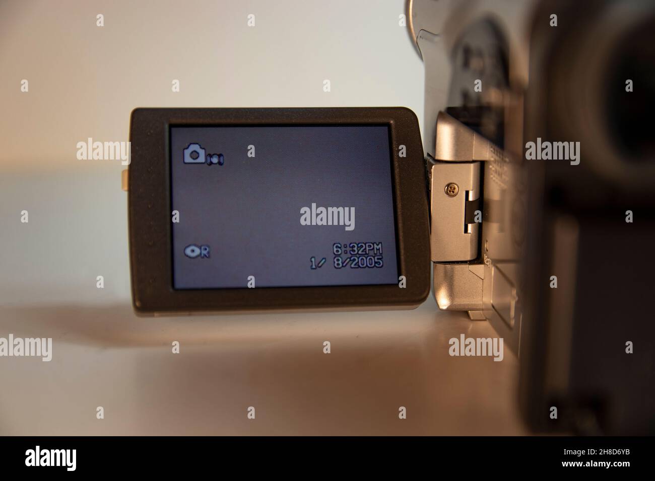 Augusta, Ga USA - 11 10 21: Vintage Hitachi 2002 DVD CAM Stock Photo ...