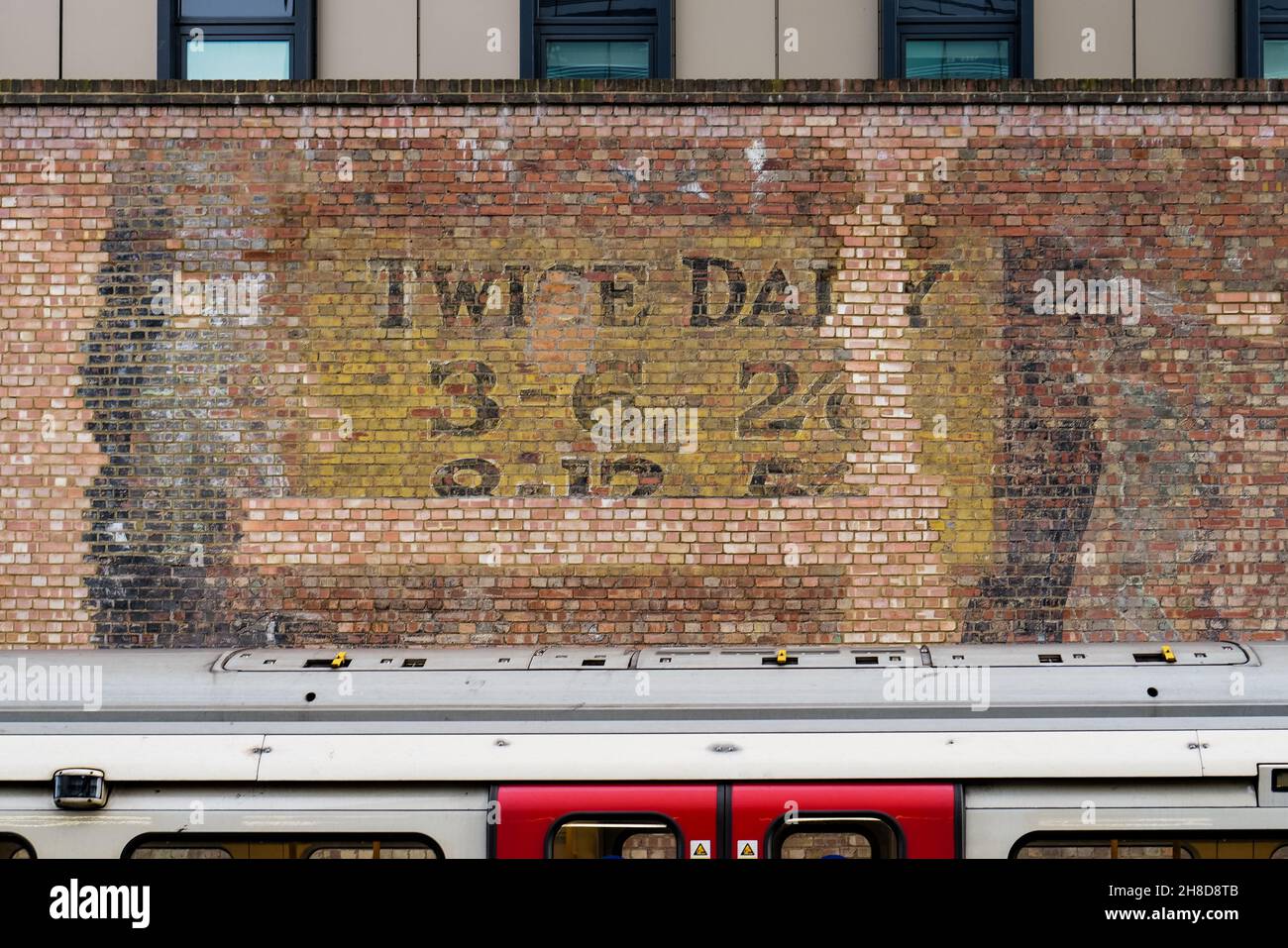 Hammersmith tube sign hi-res stock photography and images - Alamy