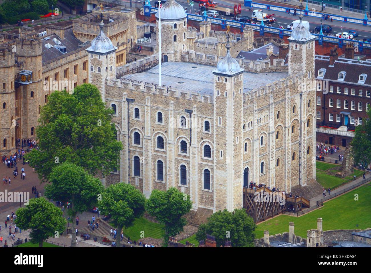 Aerial view of the tower of london hi-res stock photography and images ...