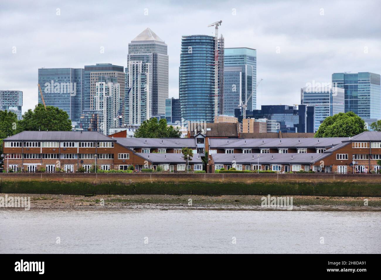 London docklands city aerial view uk hi-res stock photography and ...