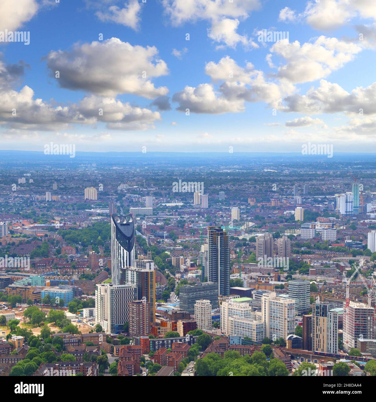 Landmarks of britain aerial view uk hi-res stock photography and images ...