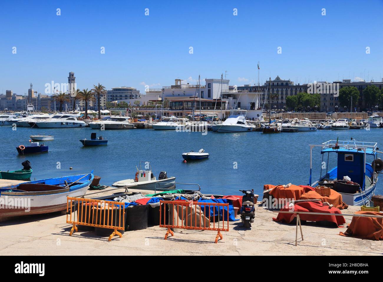 Bari skyline italy europe hi-res stock photography and images - Alamy