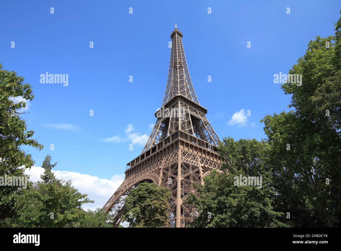 Paris, France - the Eiffel Tower. World landmarks Stock Photo - Alamy