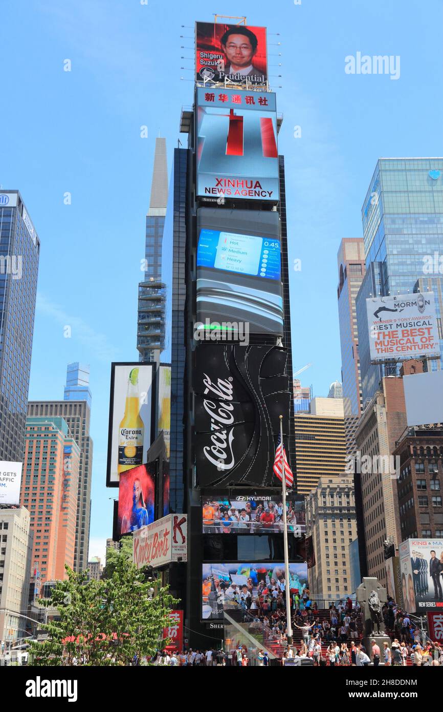 7 times square hi-res stock photography and images - Alamy