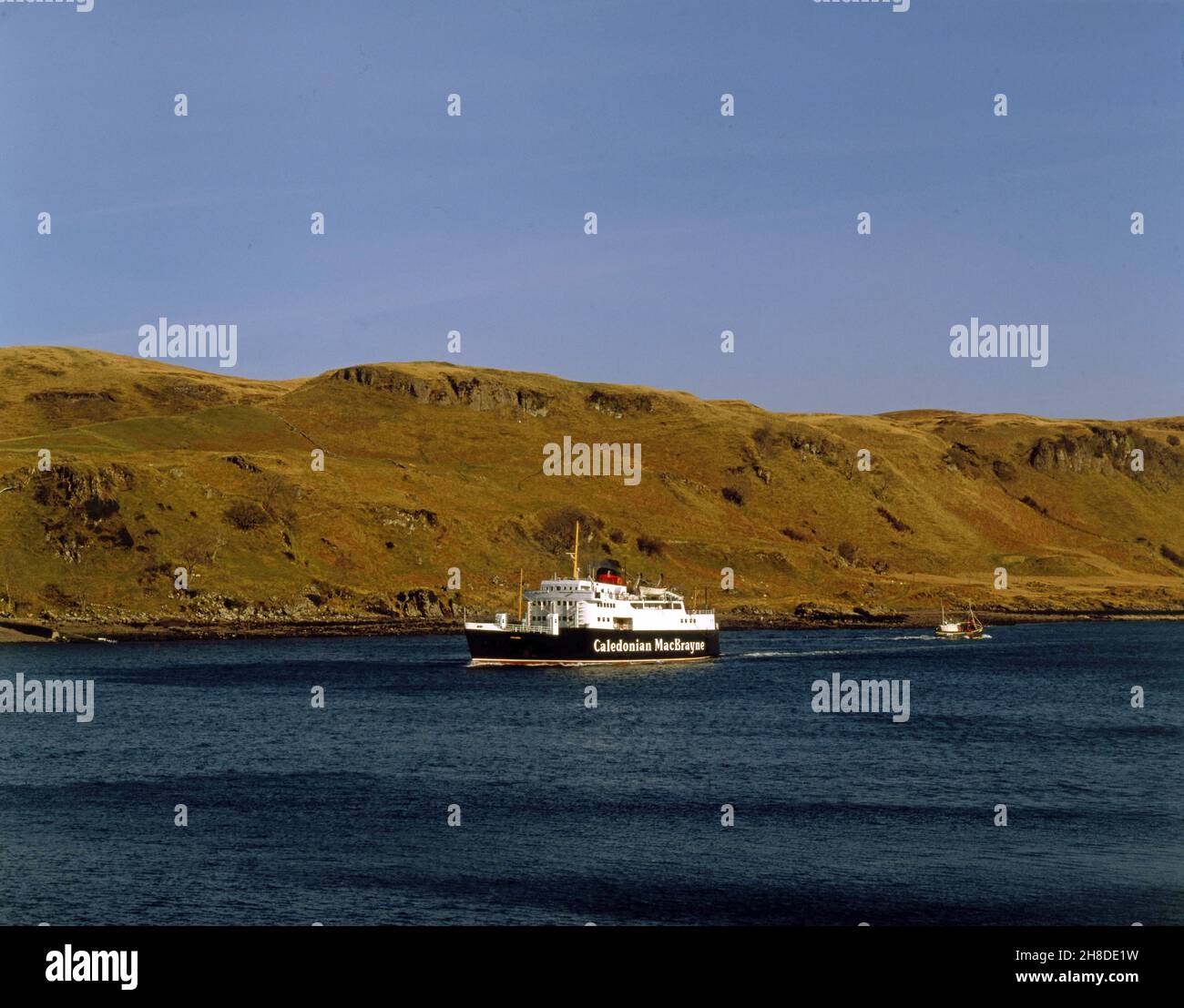 MV Columba sailing down the sound of Kerrera 1980s Stock Photo - Alamy