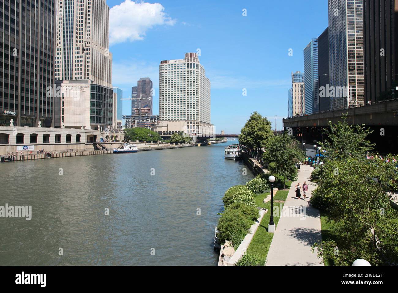 CHICAGO, USA - JUNE 27, 2013: People walk downtown in Chicago. Chicago ...