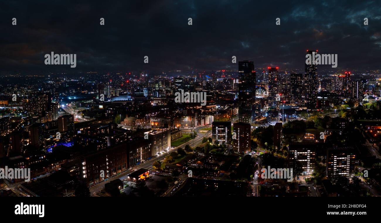 Night urban uk street light manchester hi-res stock photography and ...