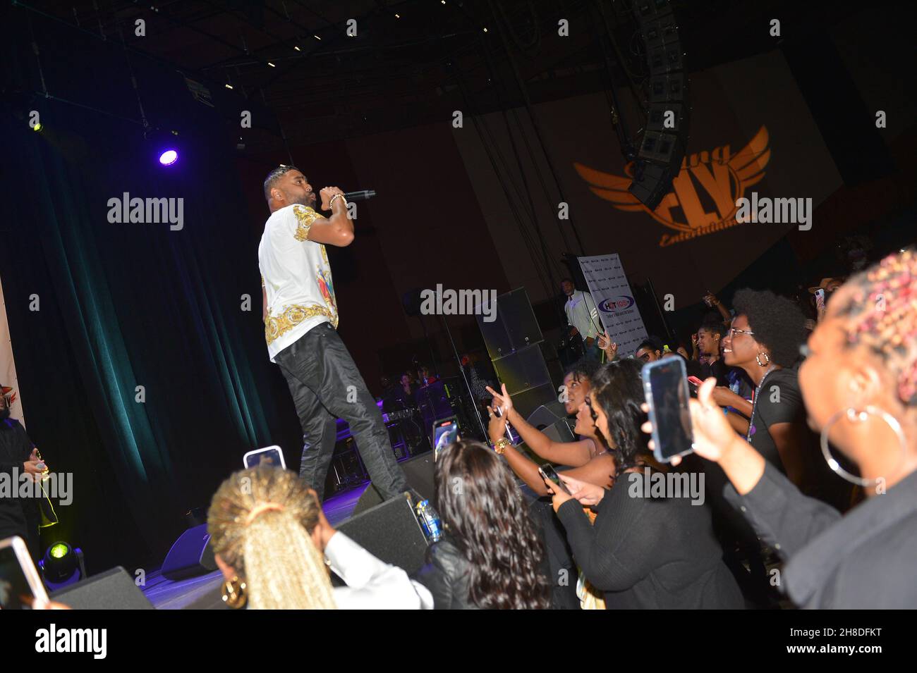 Miami, Florida, USA. 27th Nov, 2021. Ginuwine performs live on stage ...
