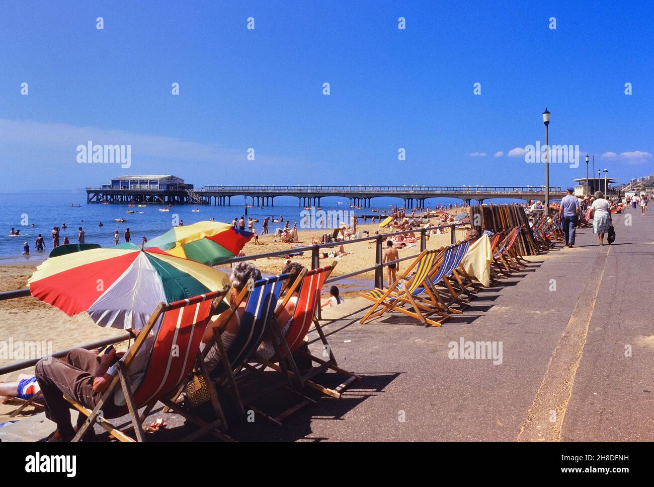 Pier arcade bournemouth hi-res stock photography and images - Alamy