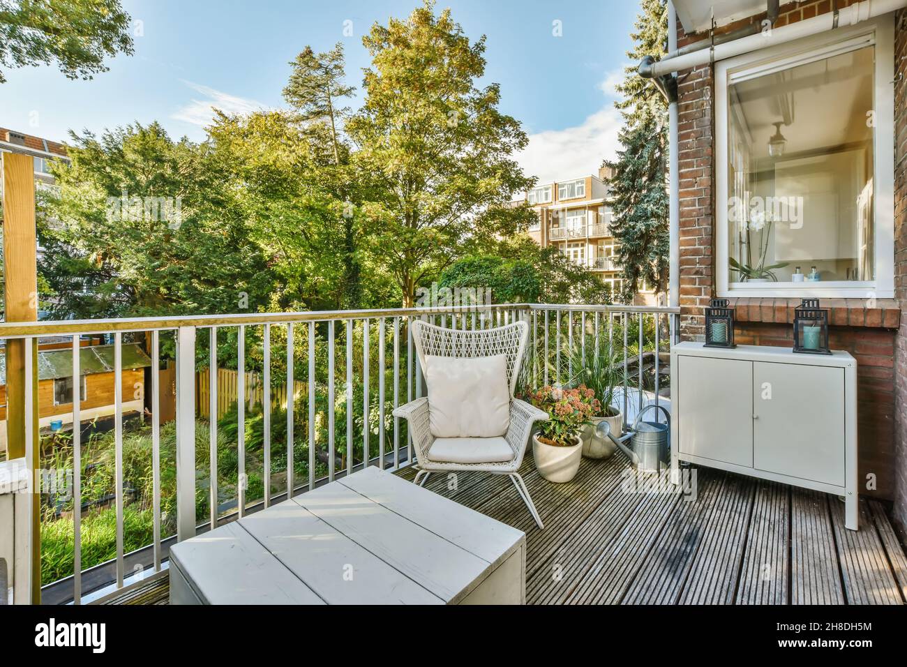 Balcony seating hi-res stock photography and images - Alamy