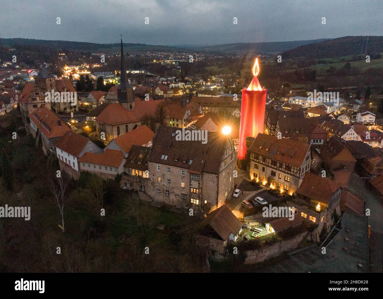 Schlitz, Germany. 29th Nov, 2021. The "largest Advent candle in the ...