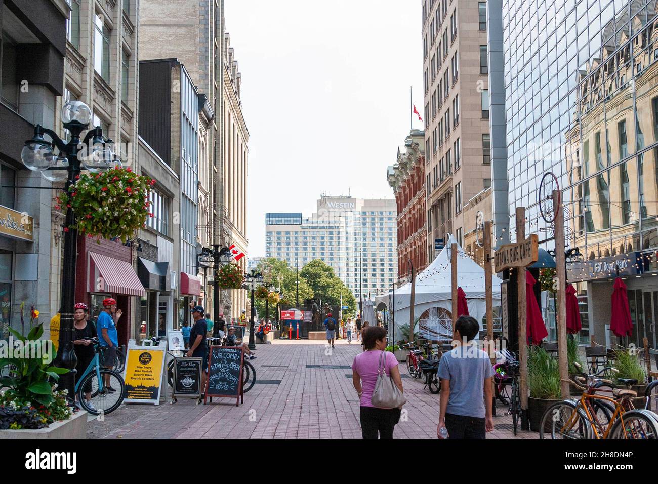 Pedestrian street in Ottawa called Sparks street Stock Photo - Alamy