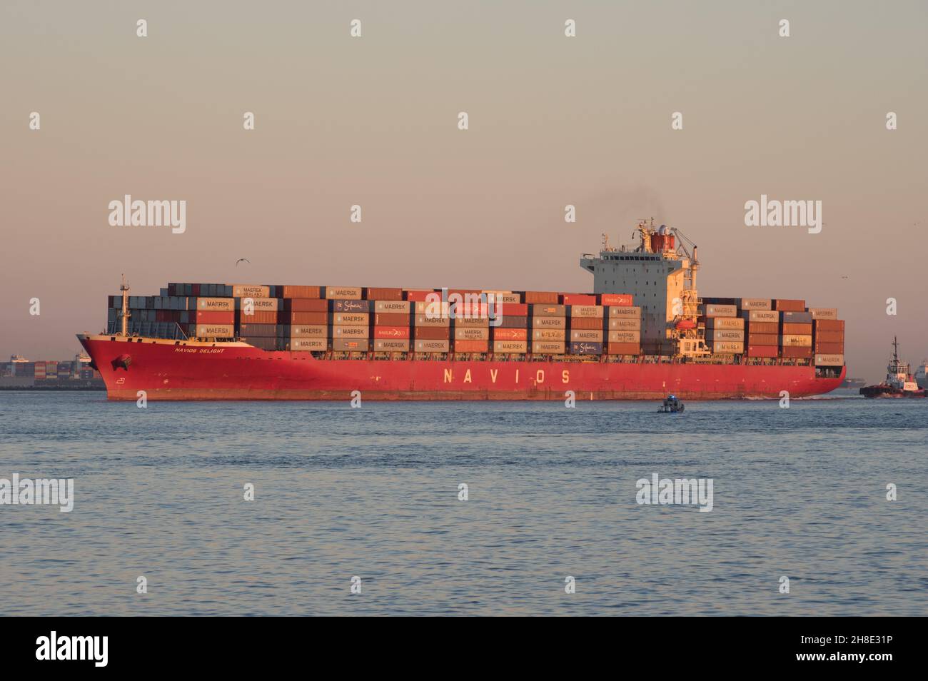 Navios maritime hi-res stock photography and images - Alamy