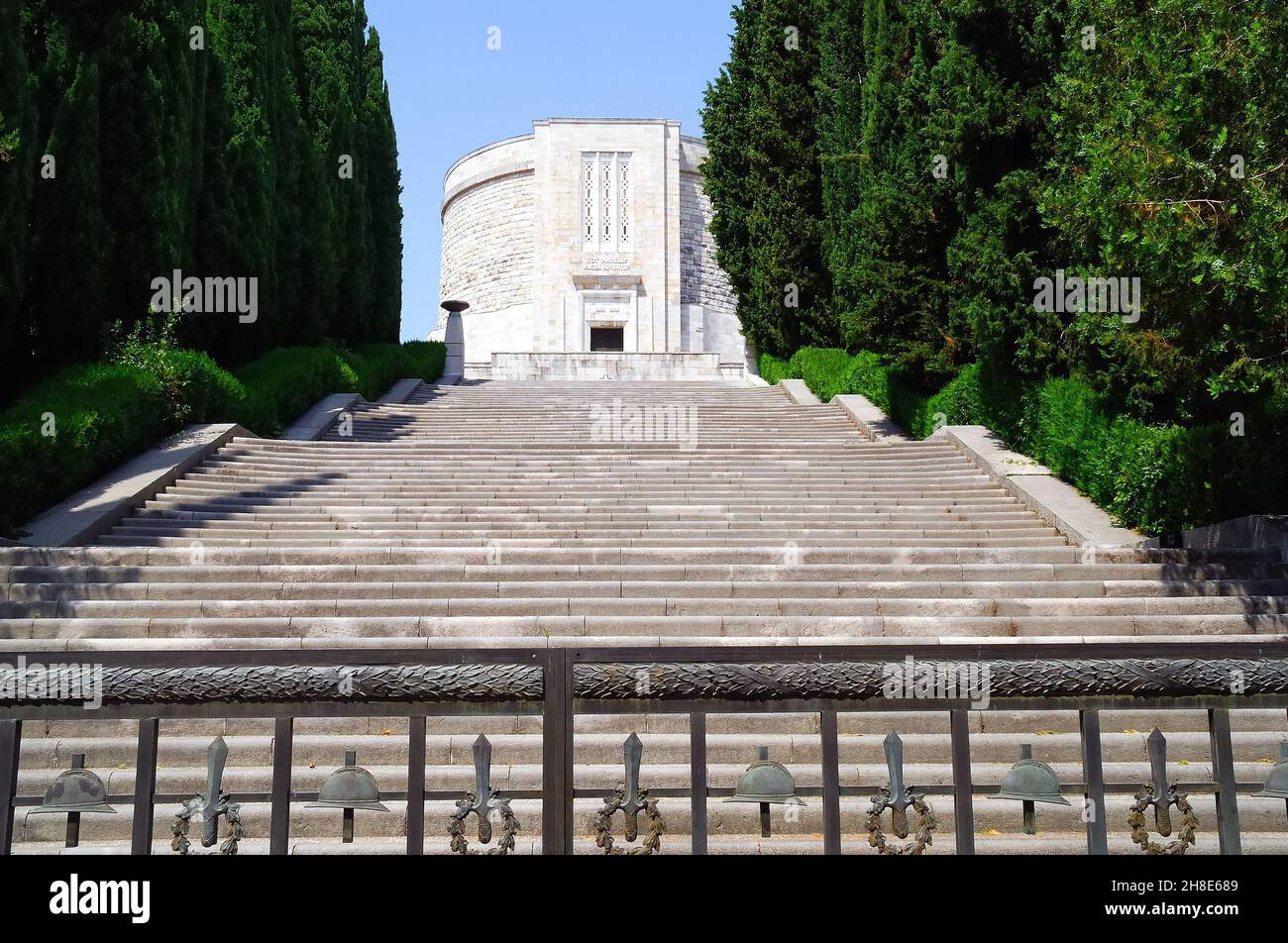 Oslavia italian war cemetery hi-res stock photography and images - Alamy