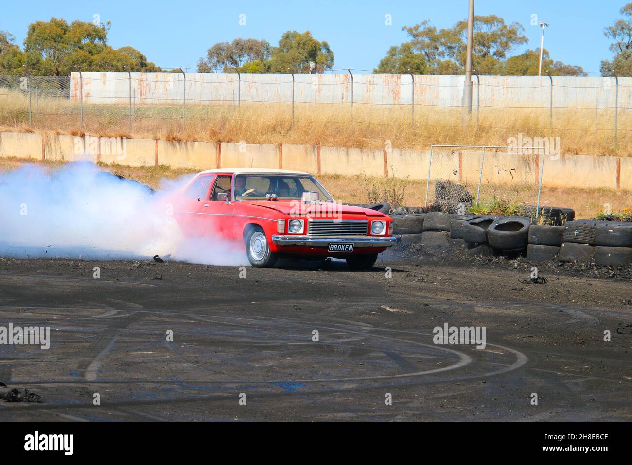 Tread Mania Burnout Event, Heathcote Park Raceway, Victoria, Australia ...