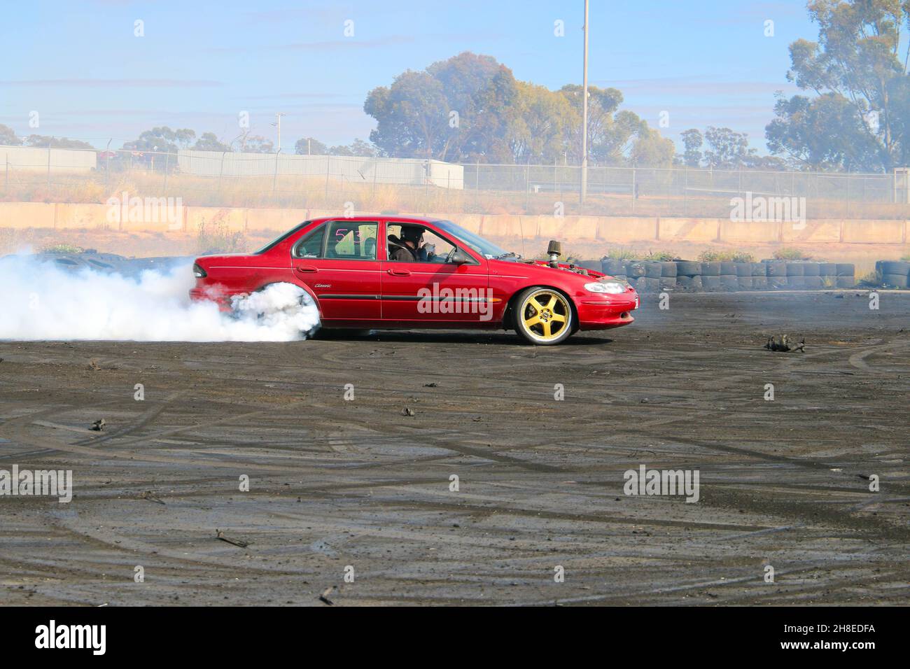 Tread Mania Burnout Event, Heathcote Park Raceway, Victoria, Australia ...