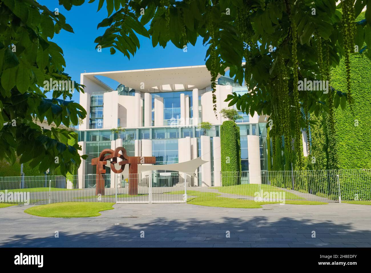 German chancellors office berlin germany hi-res stock photography and ...