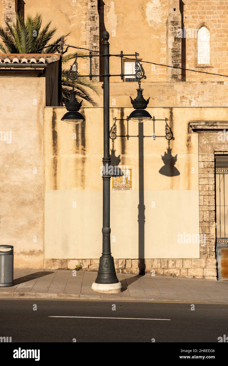 Street sunshine and shadows hi-res stock photography and images - Alamy
