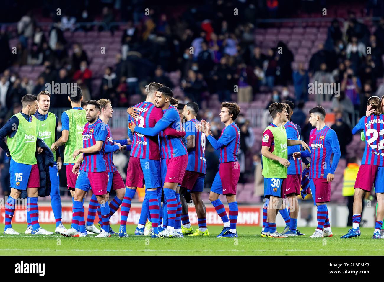 BARCELONA - NOV 20: Barcelona players celebrate the victory at the La ...