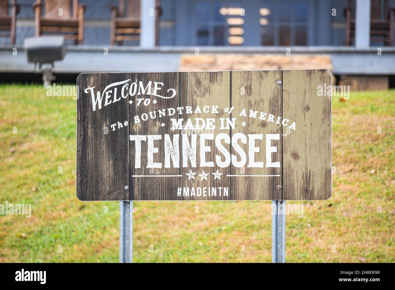 Wooden "Welcome to Tennessee" sign near the Tennessee border Stock ...