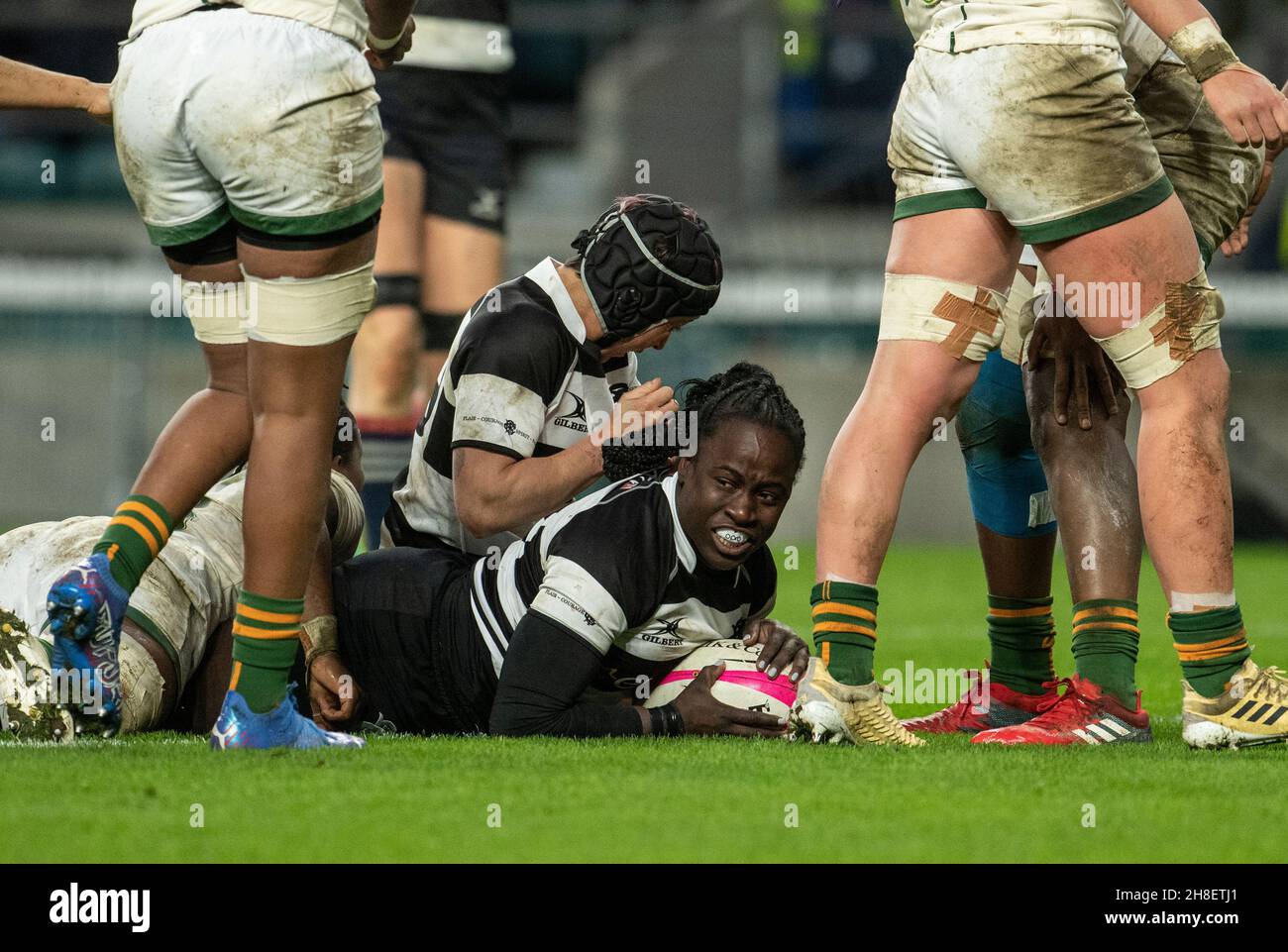 Barbarians’ Simi Pam scores a try during the Women's International ...