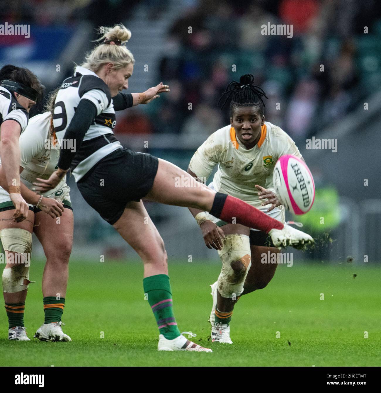 Barbarians’ Natasha Hunt in action during the Women's International ...