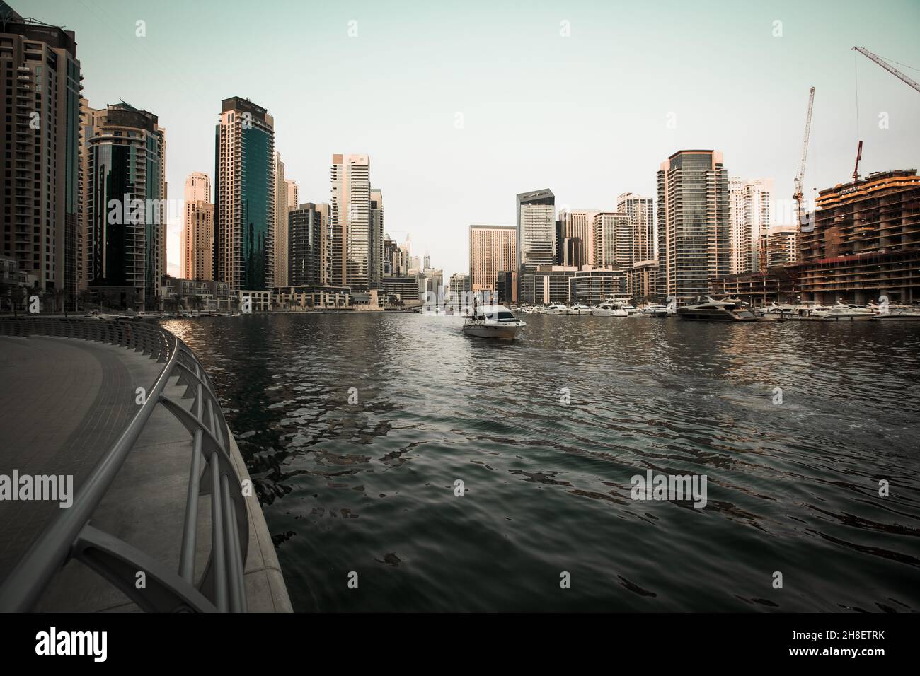 Dubai marina walk hi-res stock photography and images - Alamy