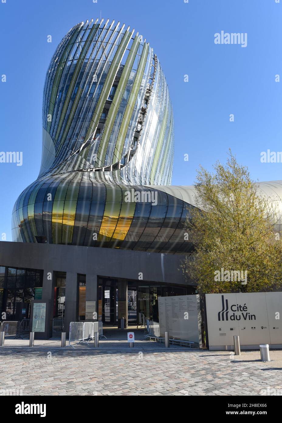 Bordeaux, France - 7 Nov, 2021: Modern architecture of the Cite du Vin ...