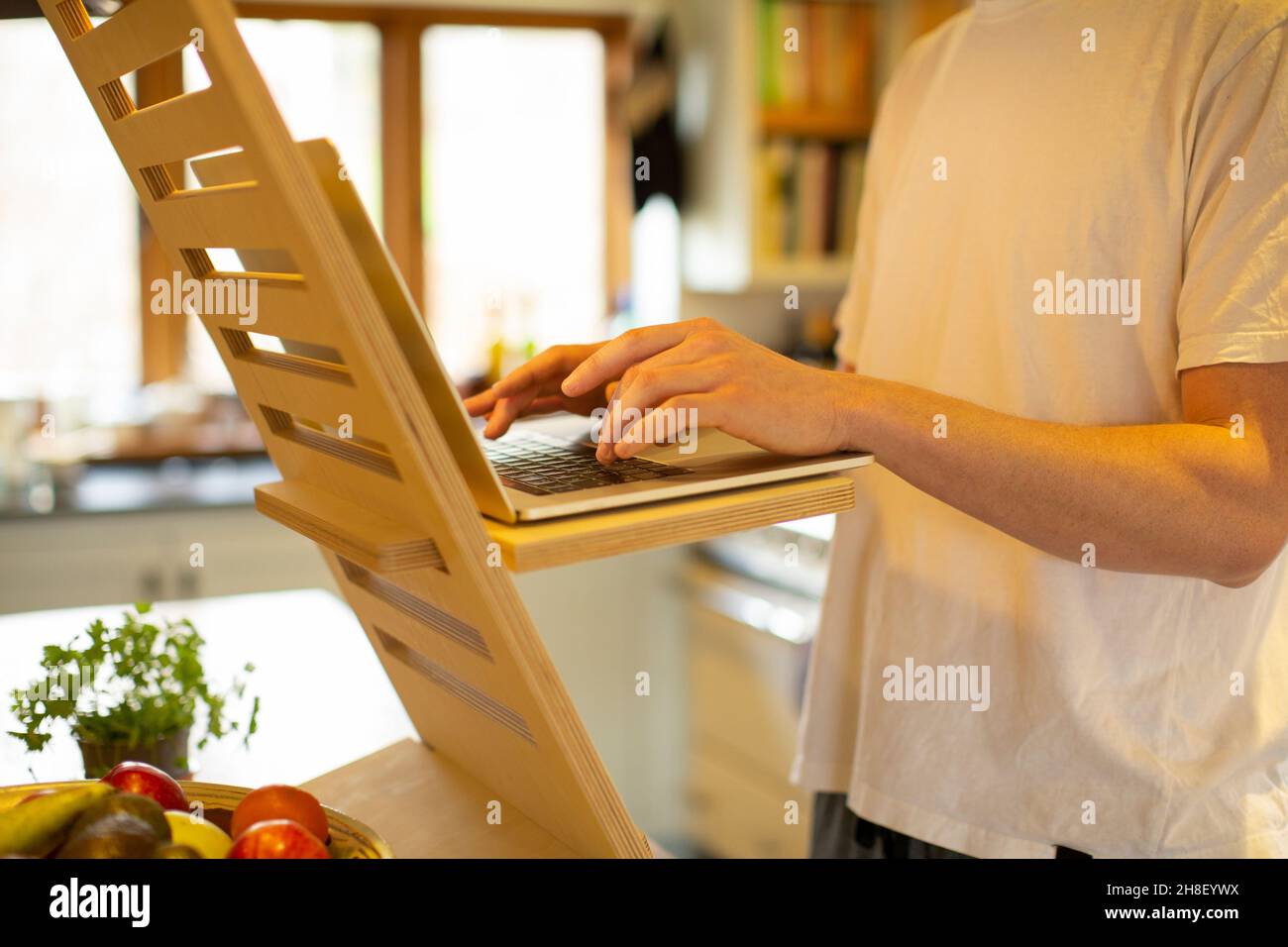 Working stand hi-res stock photography and images - Alamy