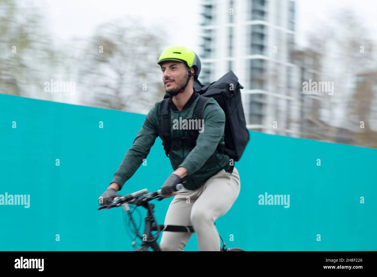Urban courier hi-res stock photography and images - Alamy