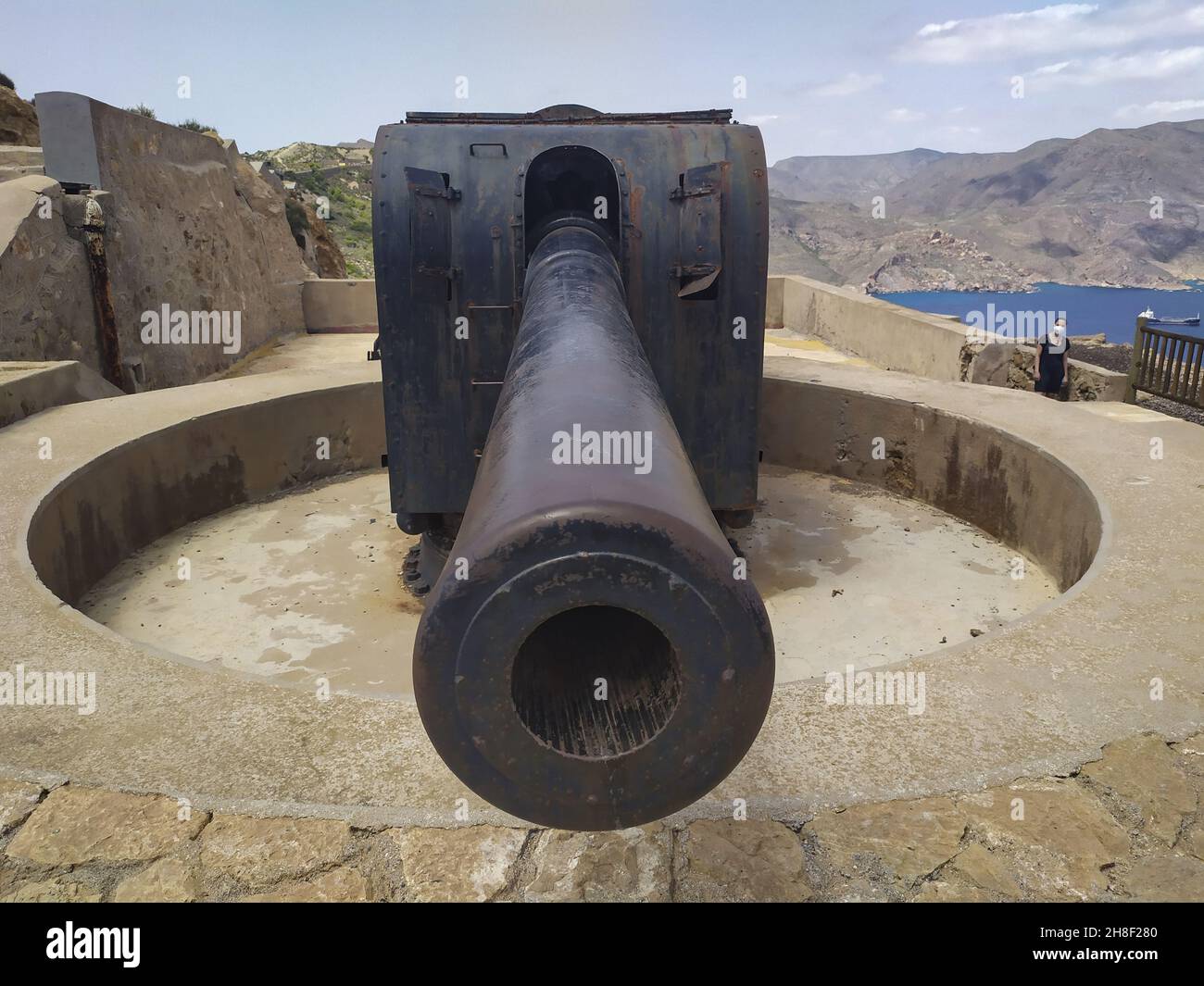 Old coastal defense cannon, black and rusty Stock Photo - Alamy