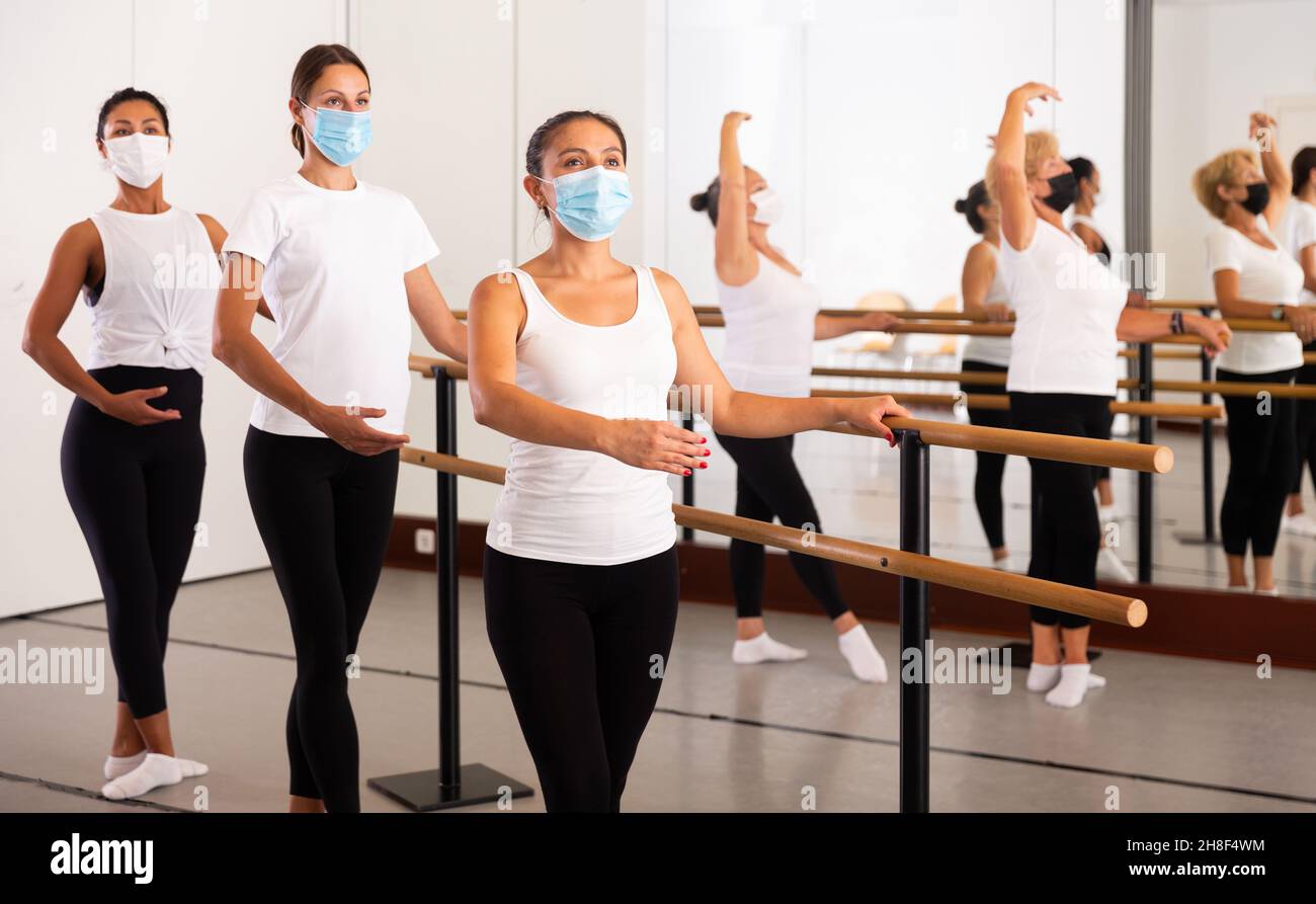 Ballet barre stand hi-res stock photography and images - Alamy