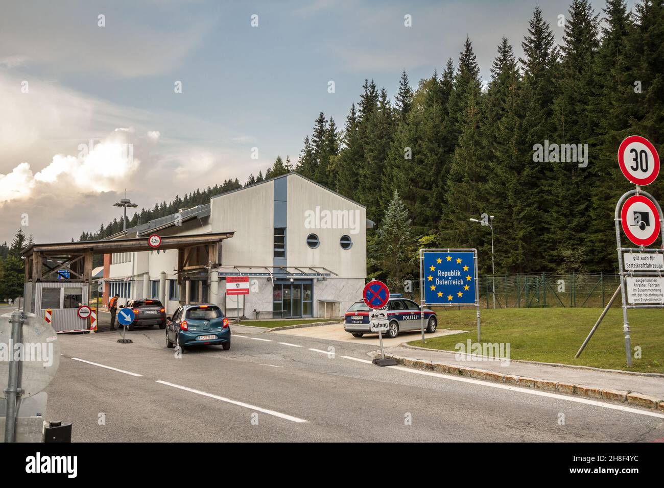 Picture of the police control from the Austrian federal police ...
