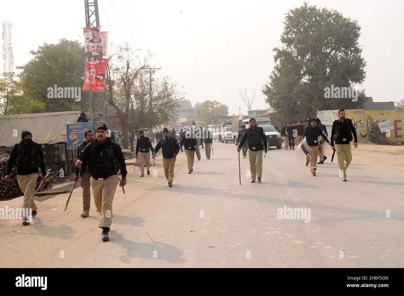 Peshawar, Khyber Pakhtunkhwa, Pakistan. 28th Nov, 2021. An infuriated ...