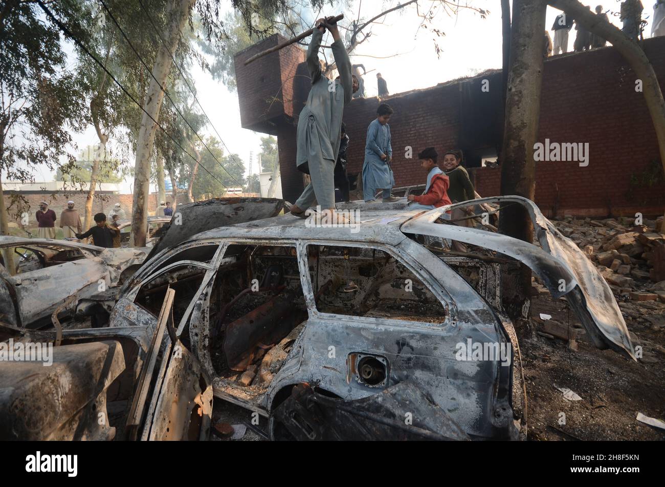 Peshawar, Khyber Pakhtunkhwa, Pakistan. 29th Nov, 2021. An infuriated ...