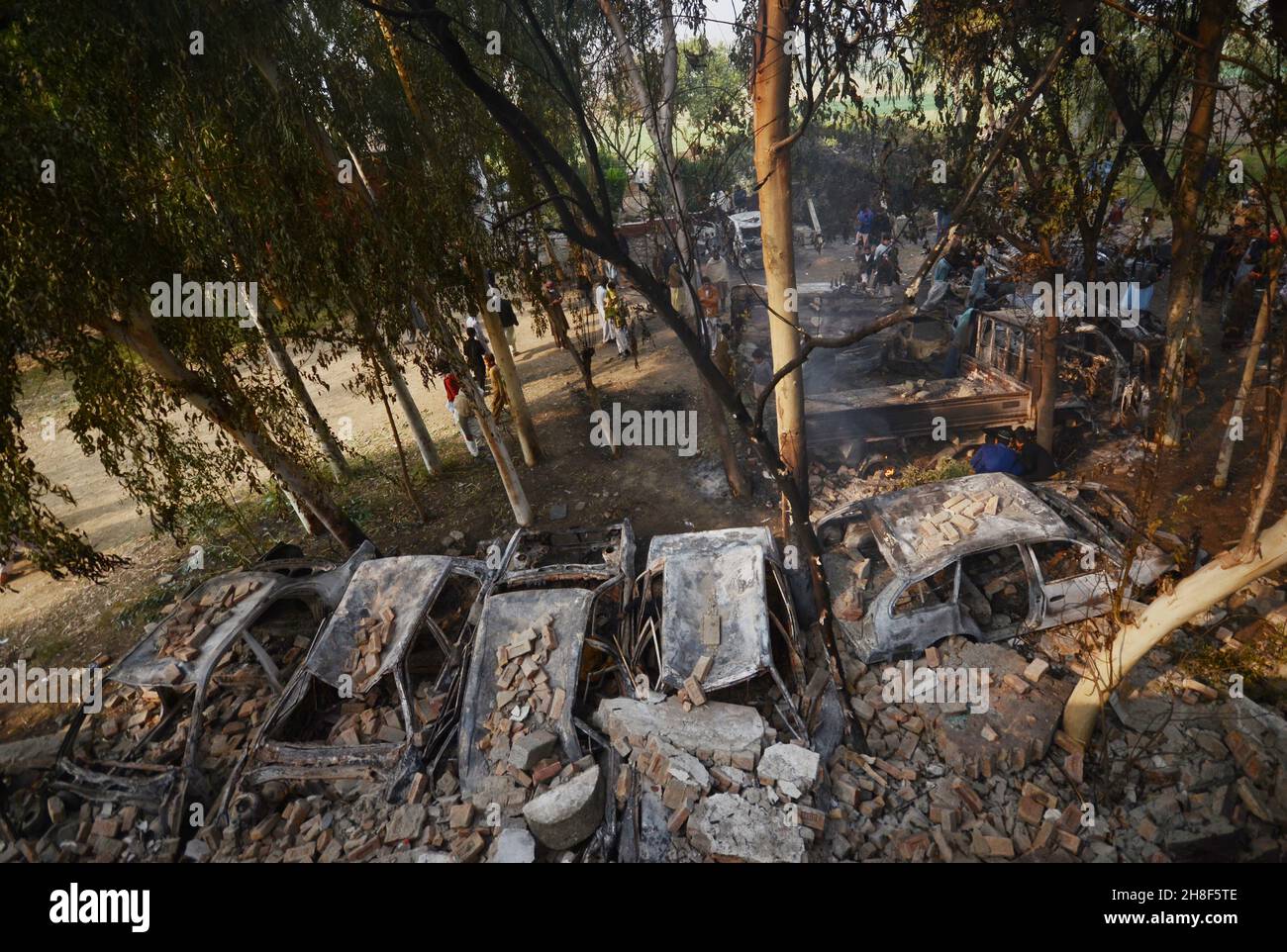 Peshawar, Khyber Pakhtunkhwa, Pakistan. 29th Nov, 2021. An infuriated ...