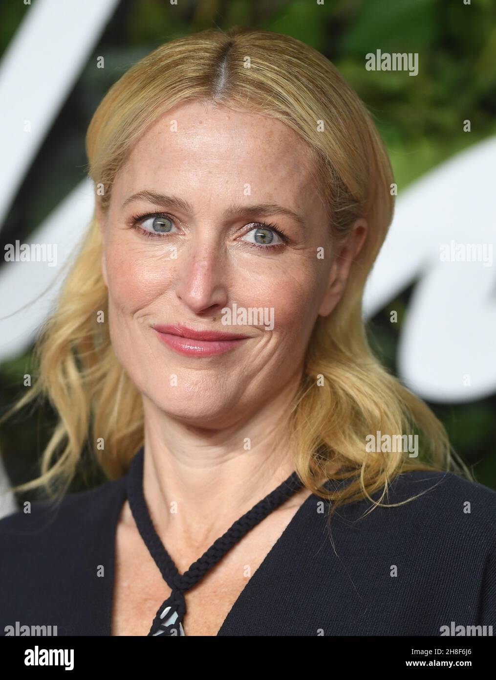 London, UK. 29th Nov, 2021. American actress Gillian Anderson attends ...