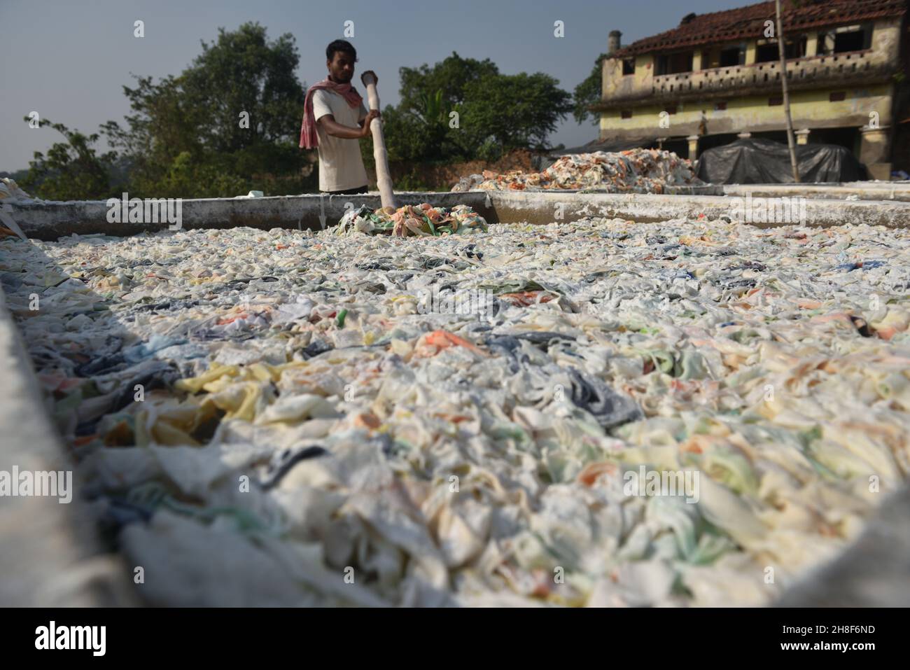 Waste fabric recycling is the process by which old clothing and other ...