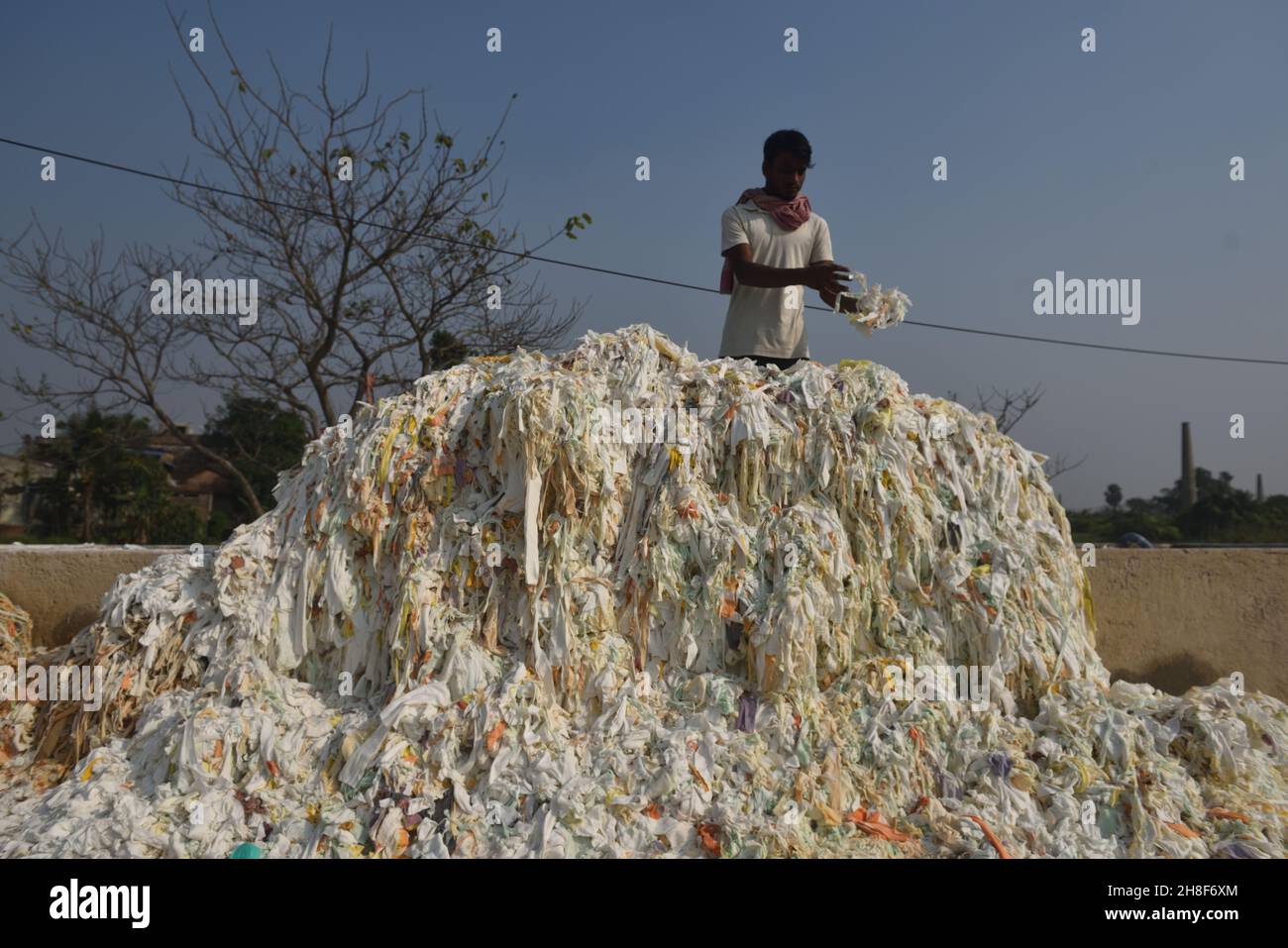 Synthetic fabric process hi-res stock photography and images - Alamy