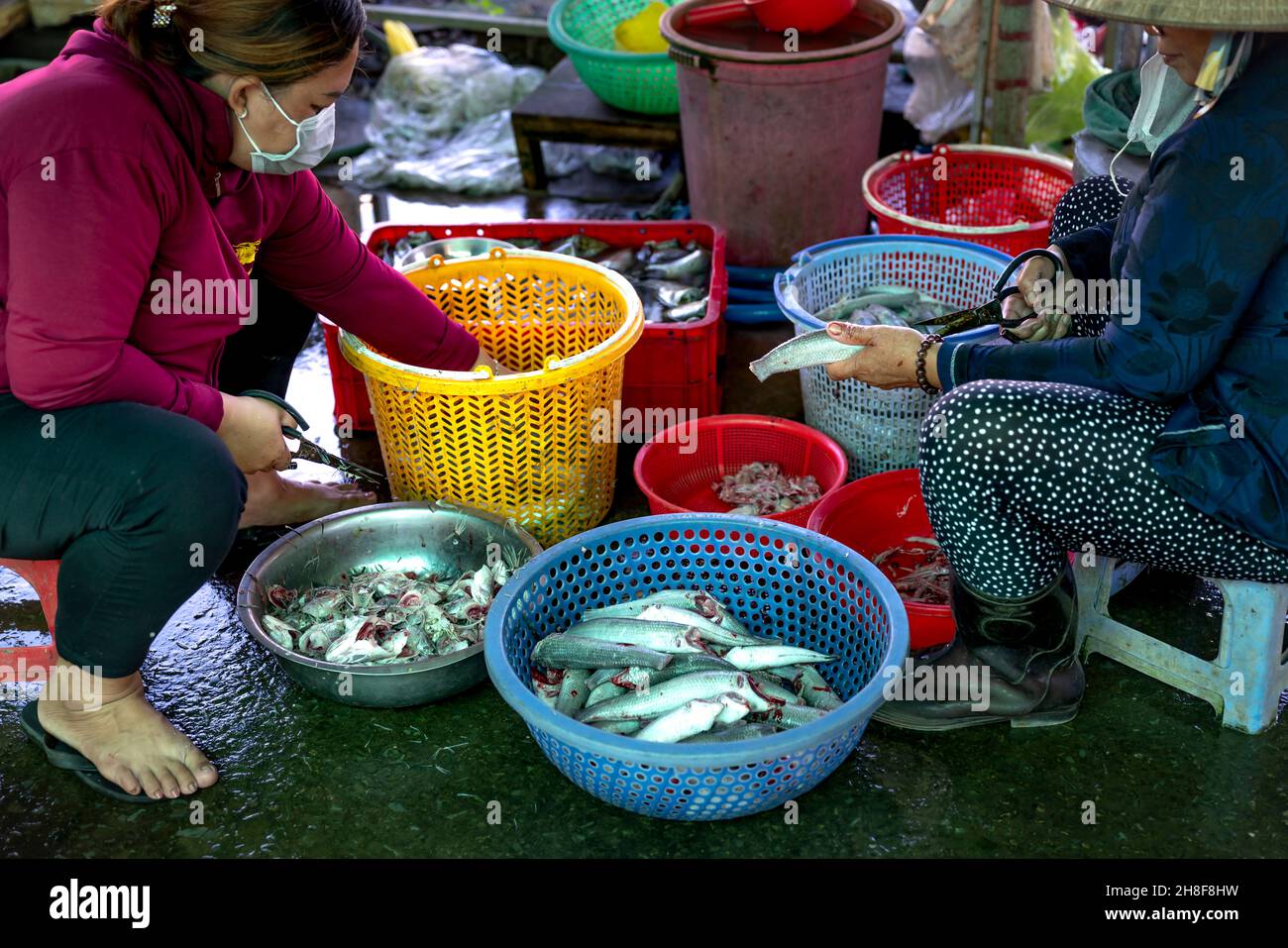 Fishermen in the mekong delta asia hi-res stock photography and images ...