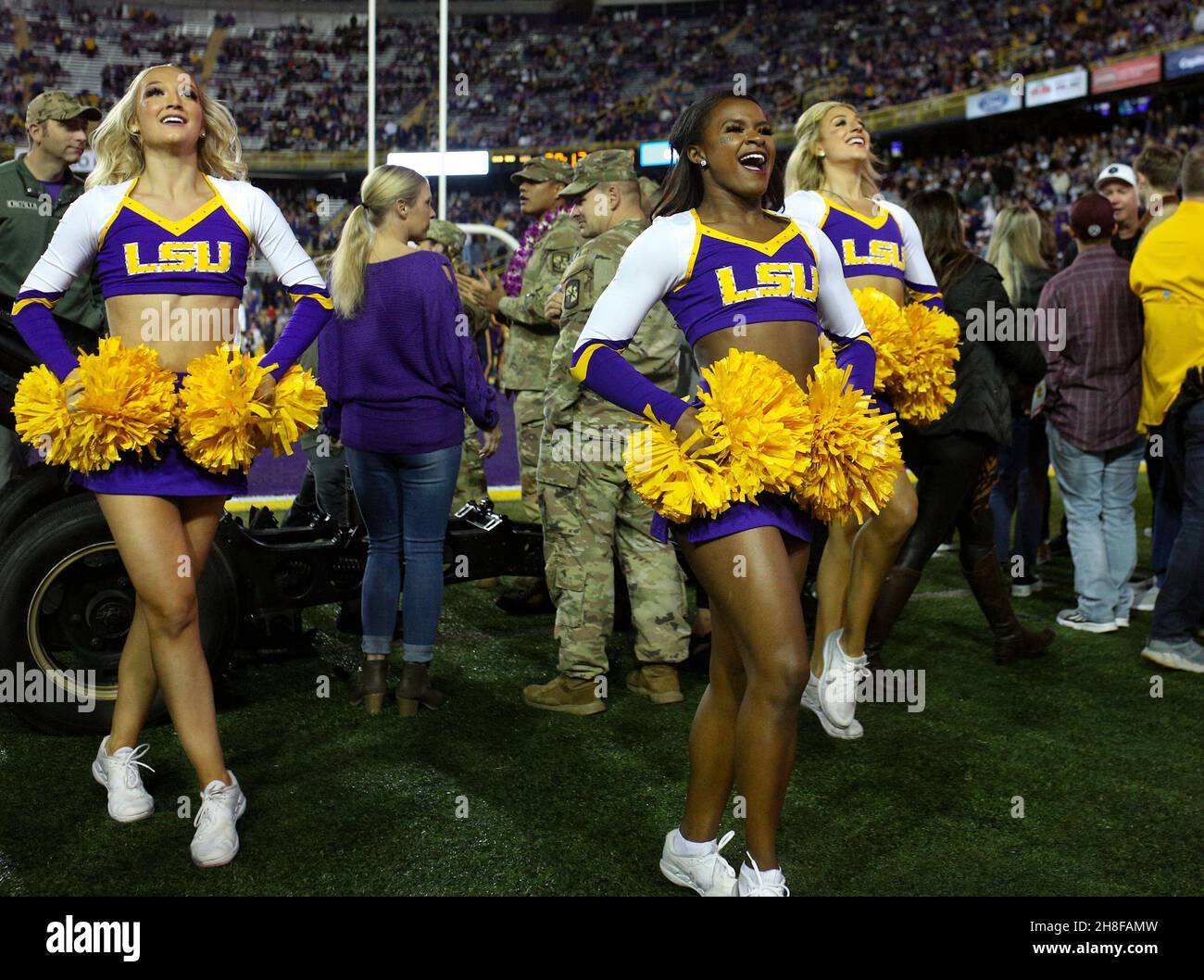 Baton Rouge, LA, USA. 27th Nov, 2021. The LSU Tiger Girls dance to ...