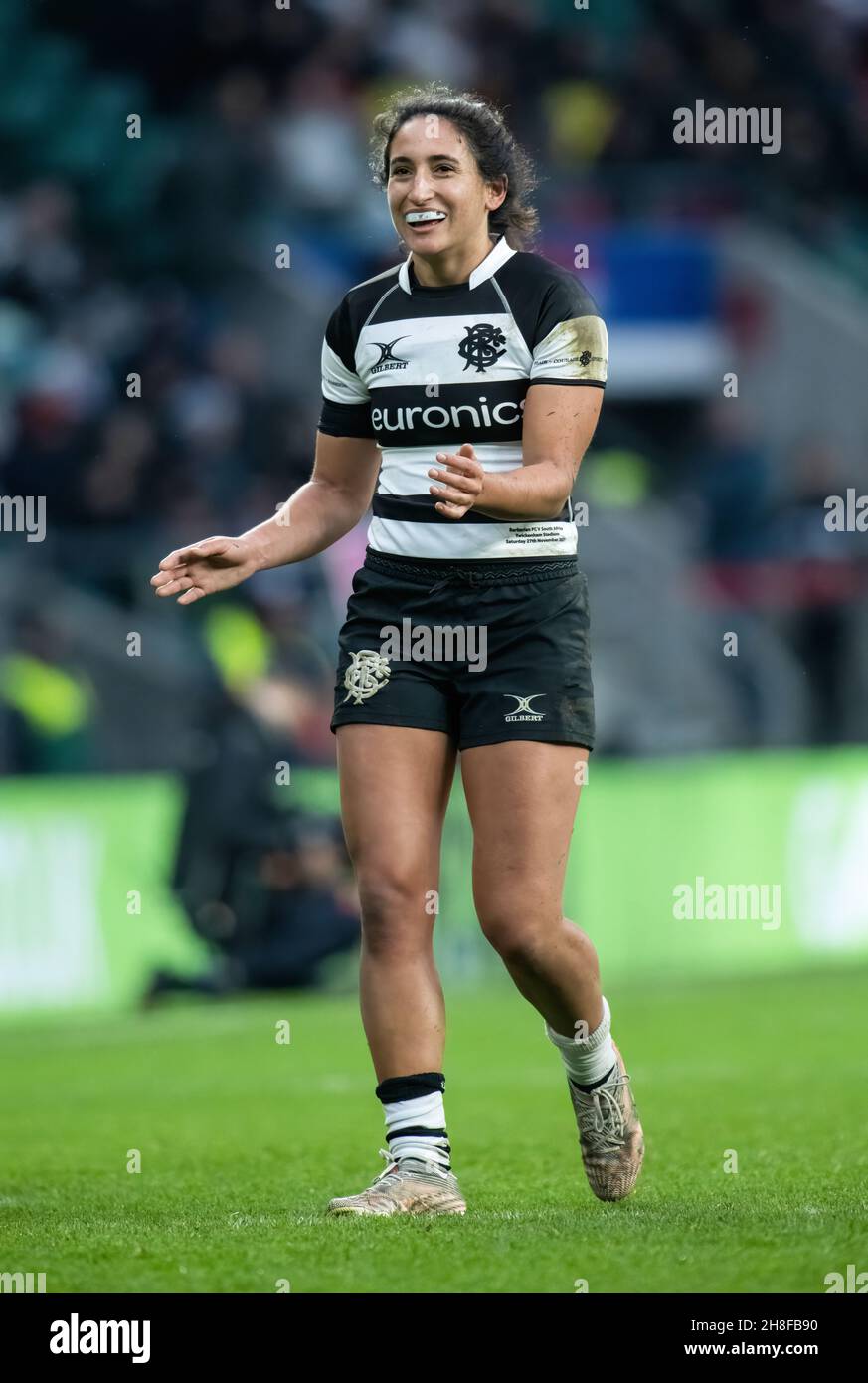 London, UK. 27th Nov, 2021. Barbarians' Sarah Levy celebrates after ...