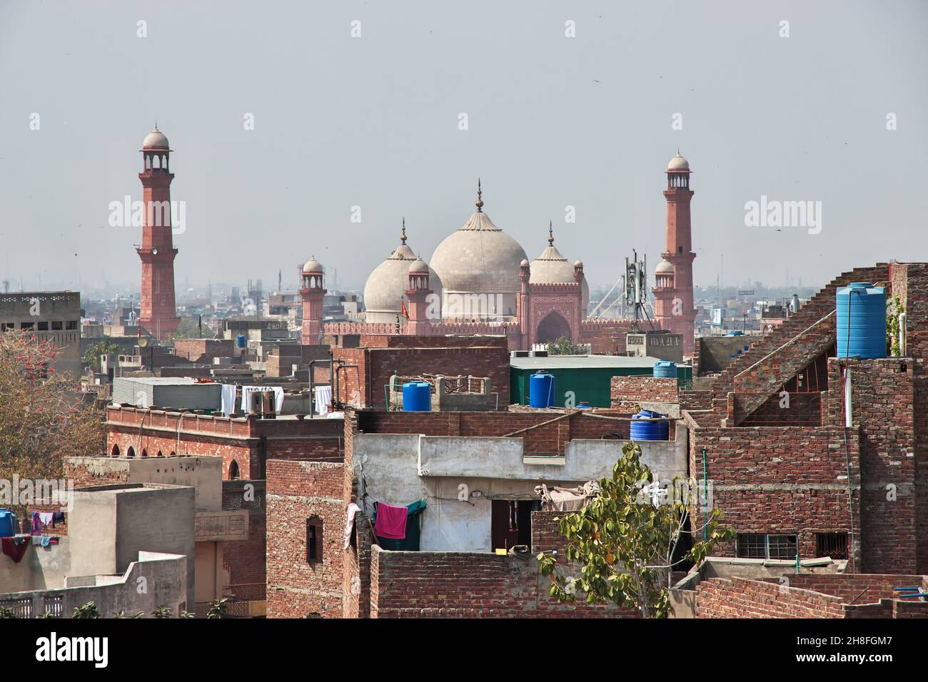 Lahore walled city bazaar hi-res stock photography and images - Alamy