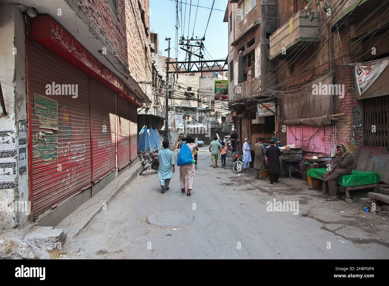 Lahore pakistan old city market hi-res stock photography and images - Alamy