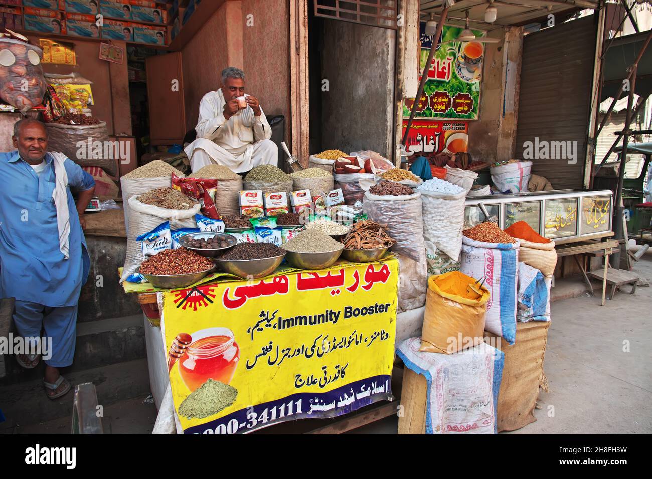 The local market in Lahore, Punjab province, Pakistan Stock Photo - Alamy