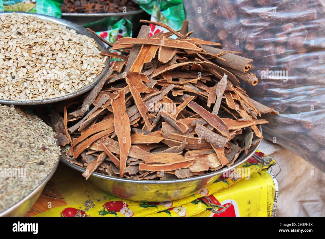 The local market in Lahore, Punjab province, Pakistan Stock Photo - Alamy