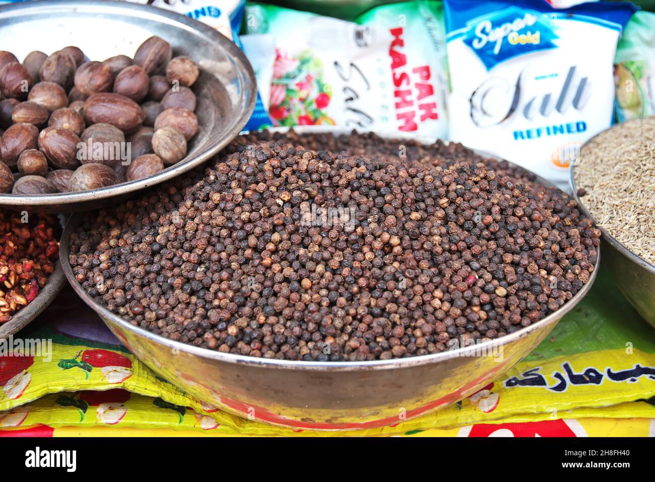 The local market in Lahore, Punjab province, Pakistan Stock Photo - Alamy