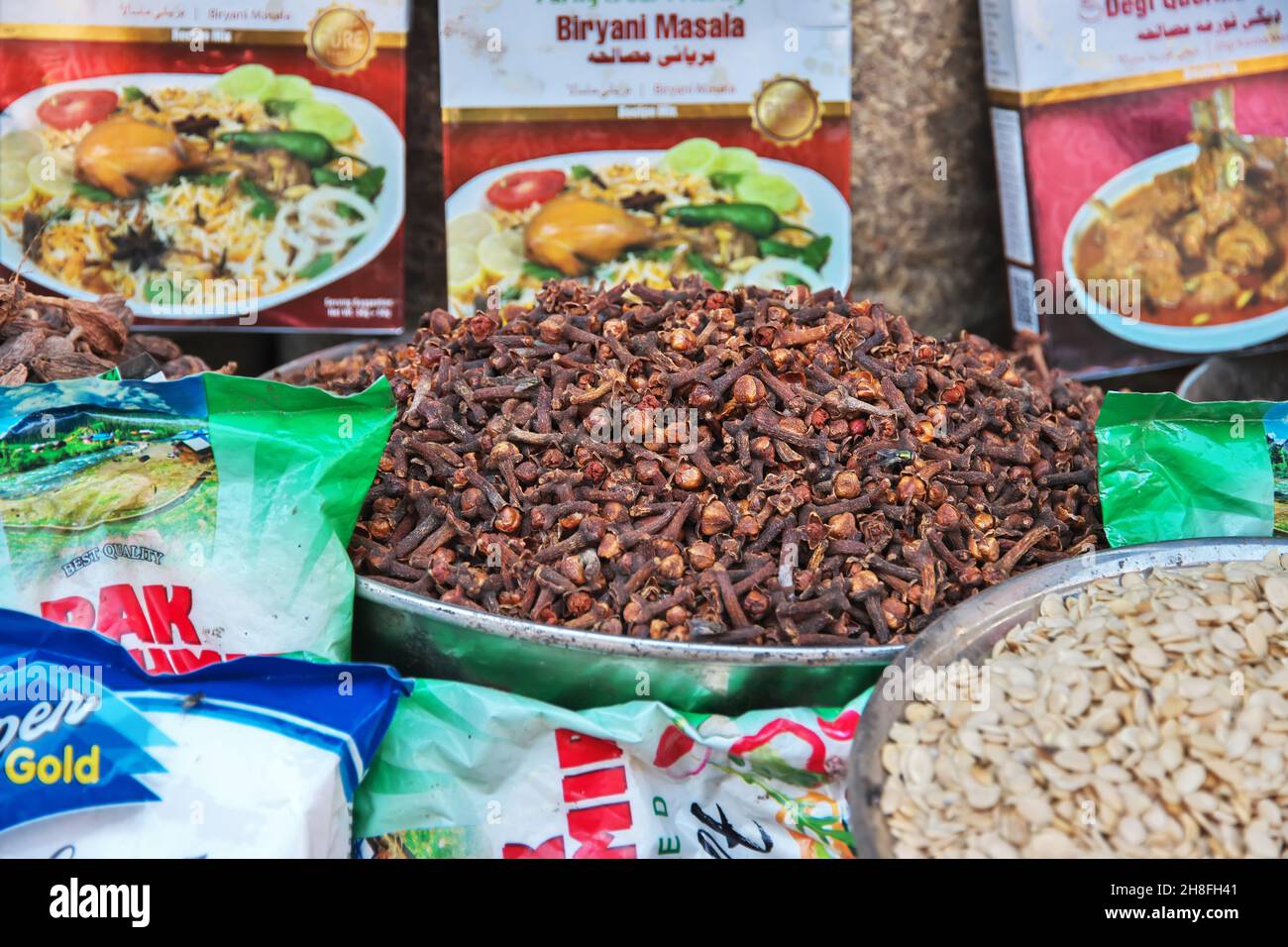 The local market in Lahore, Punjab province, Pakistan Stock Photo - Alamy