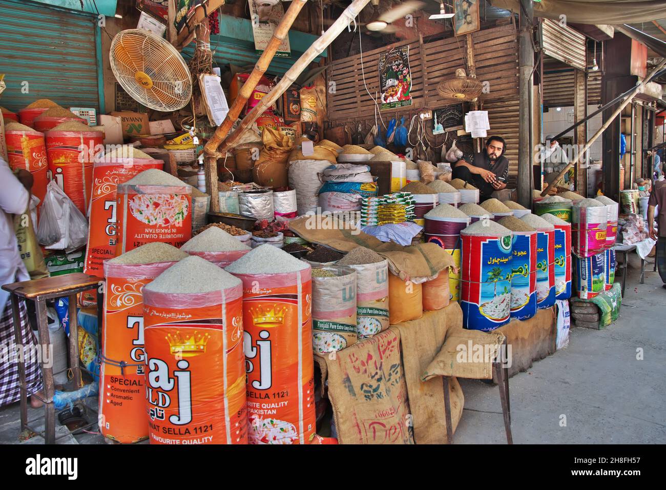 The local market in Lahore, Punjab province, Pakistan Stock Photo - Alamy